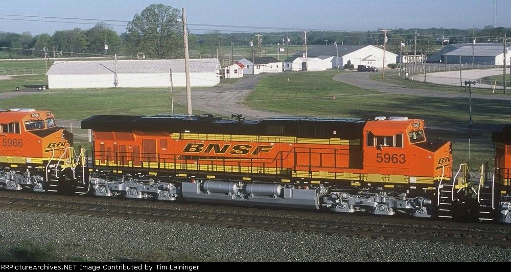 BNSF 5963